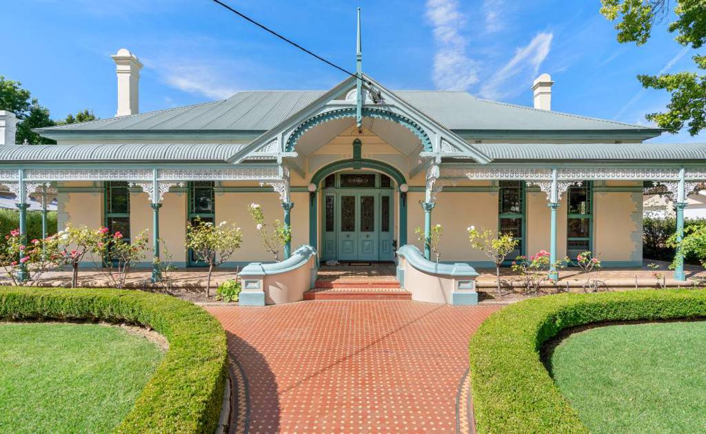 Orange's historic Dalton family home Mena goes to auction after upgrades