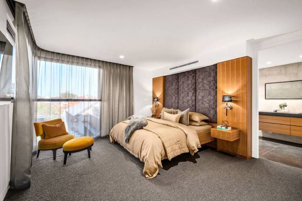 Luxury home sale with teppanyaki bar tops The Junction suburb record by ...