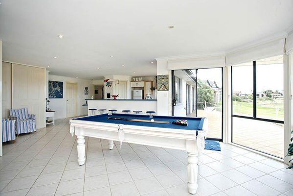 35 Prince Alfred Parade, Hindmarsh Island, SA 5214 Property Details ...