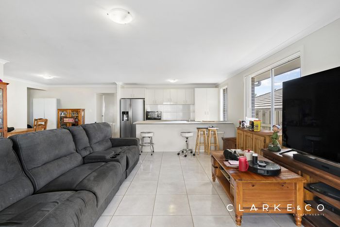 51 Scenic Drive, Gillieston Heights, NSW 2321 Property Details - view ...